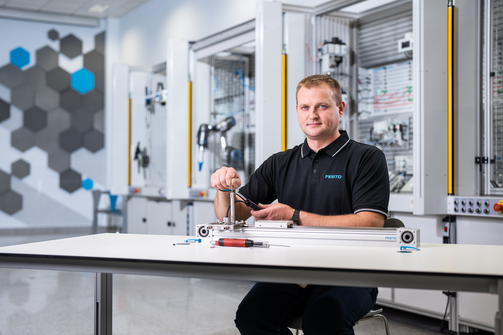 Fotografia Reklamowa dla FESTO - Impact - Production